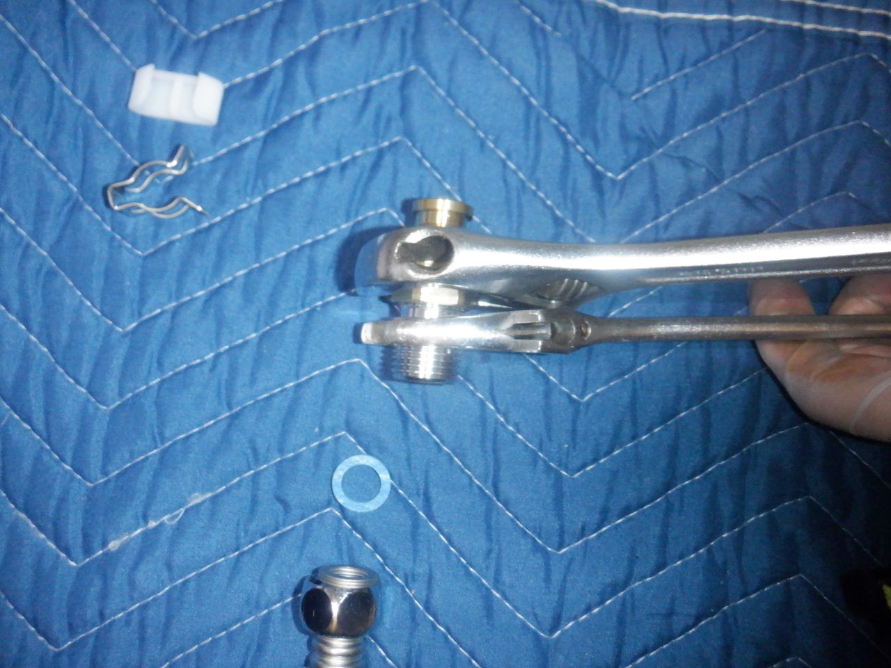 INAX SF-35S【本体後継品へ交換、ｶｰﾄﾘｯｼﾞ品番情報】ｼﾝｸﾞﾙﾚﾊﾞｰ洗髪ｼｬﾜｰ水栓＜水が止まらない、ｼｬﾜｰ･ｶﾗﾝの切替が出来ない＞ 水栓本体交換方法 | あなたにも出来る ...