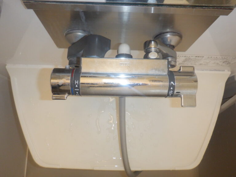 KVK KF800ｼﾘｰｽﾞ【切替弁ﾕﾆｯﾄ・ｻｰﾓｶｰﾄﾘｯｼﾞ交換、後継品へ交換】 浴室ｻｰﾓｽﾀｯﾄ式ｼｬﾜｰ水栓 修理方法 ※ｸﾘﾅｯﾌﾟ製ﾕﾆｯﾄﾊﾞｽ水栓 | あなたにも出来るかも ...