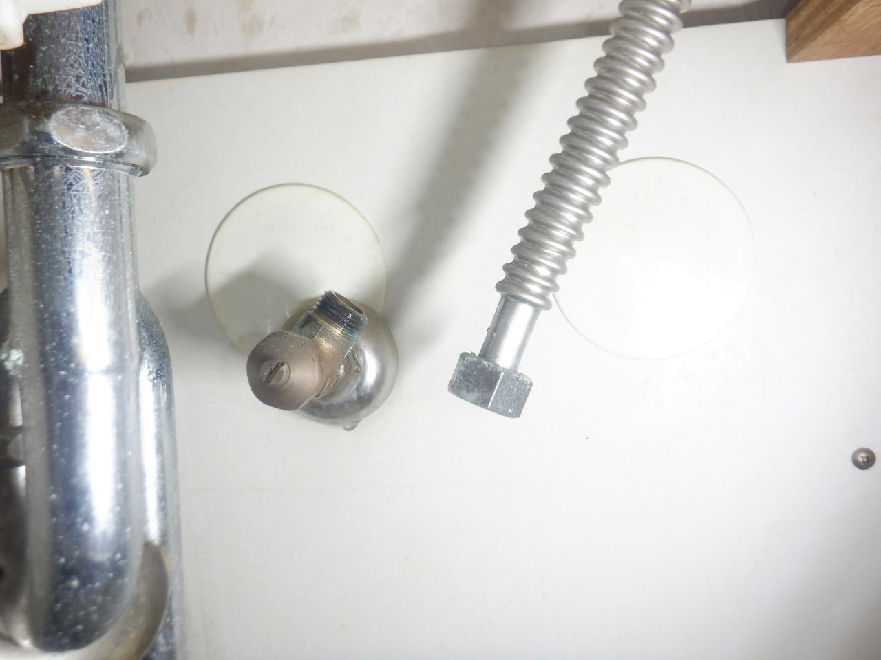 INAX LF-501-CU【本体後継品へ交換】手洗い用立水栓＜水が止まらない＞修理方法 | あなたにも出来るかも？水道修理のブログ