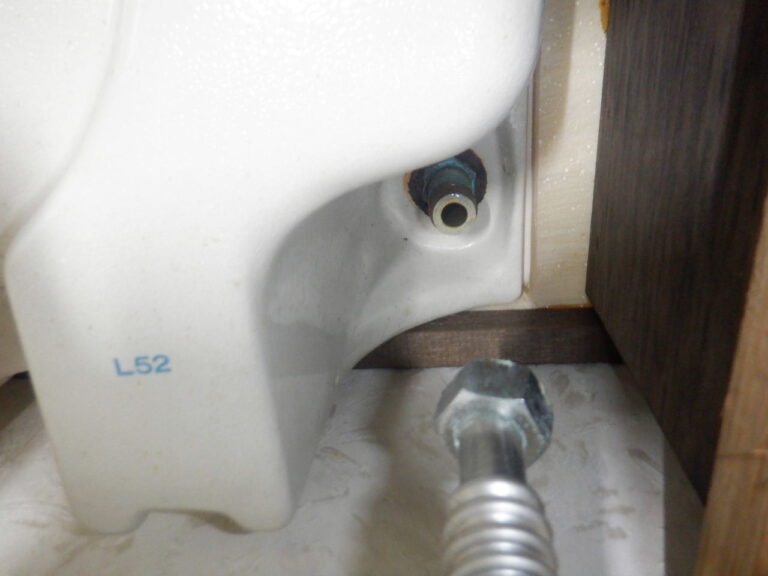 INAX LF-501-CU【本体後継品へ交換】手洗い用立水栓＜水が止まらない＞修理方法 | あなたにも出来るかも？水道修理のブログ