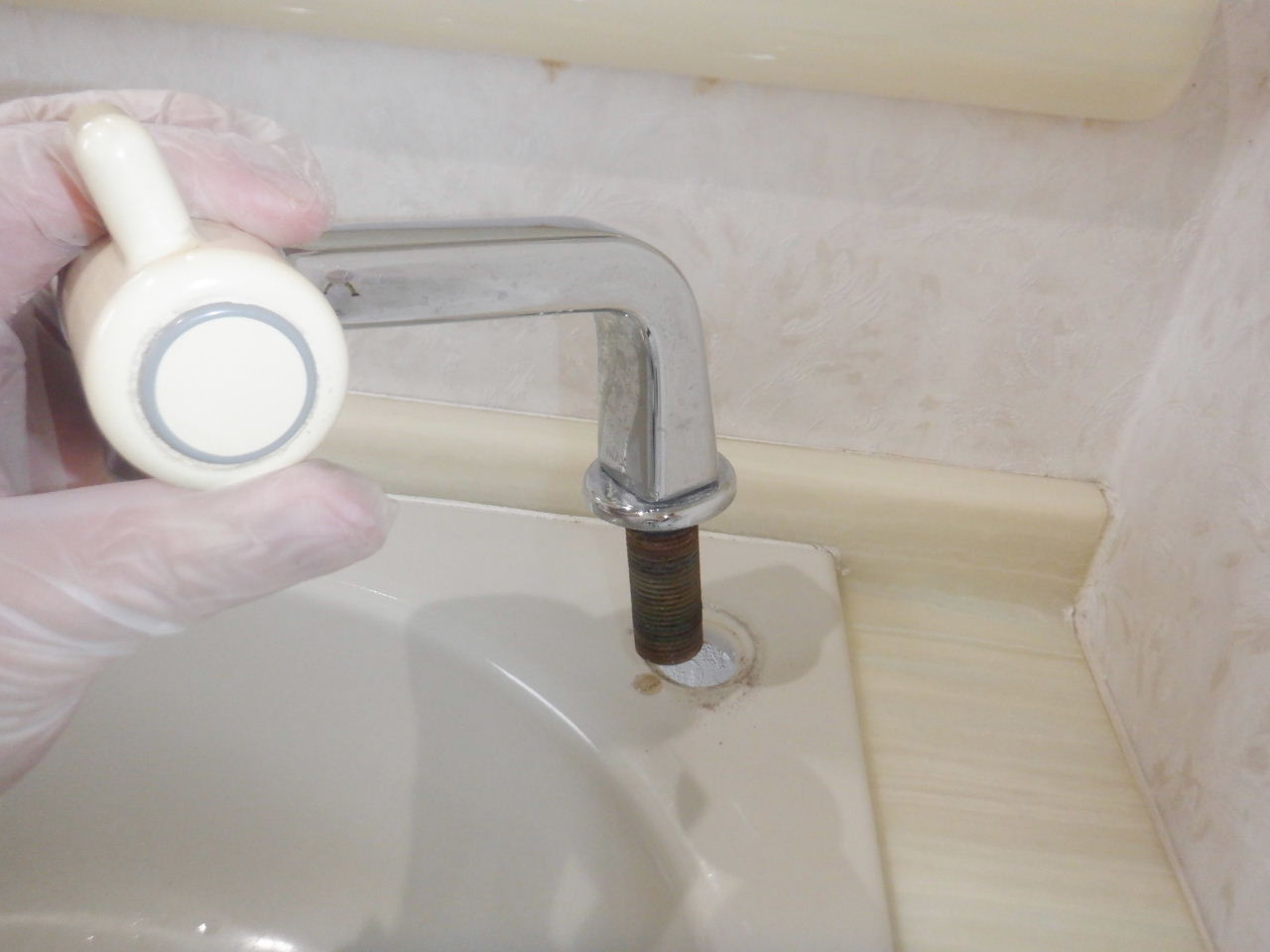 INAX LF-501-CU【本体後継品へ交換】手洗い用立水栓＜水が止まらない＞修理方法 | あなたにも出来るかも？水道修理のブログ