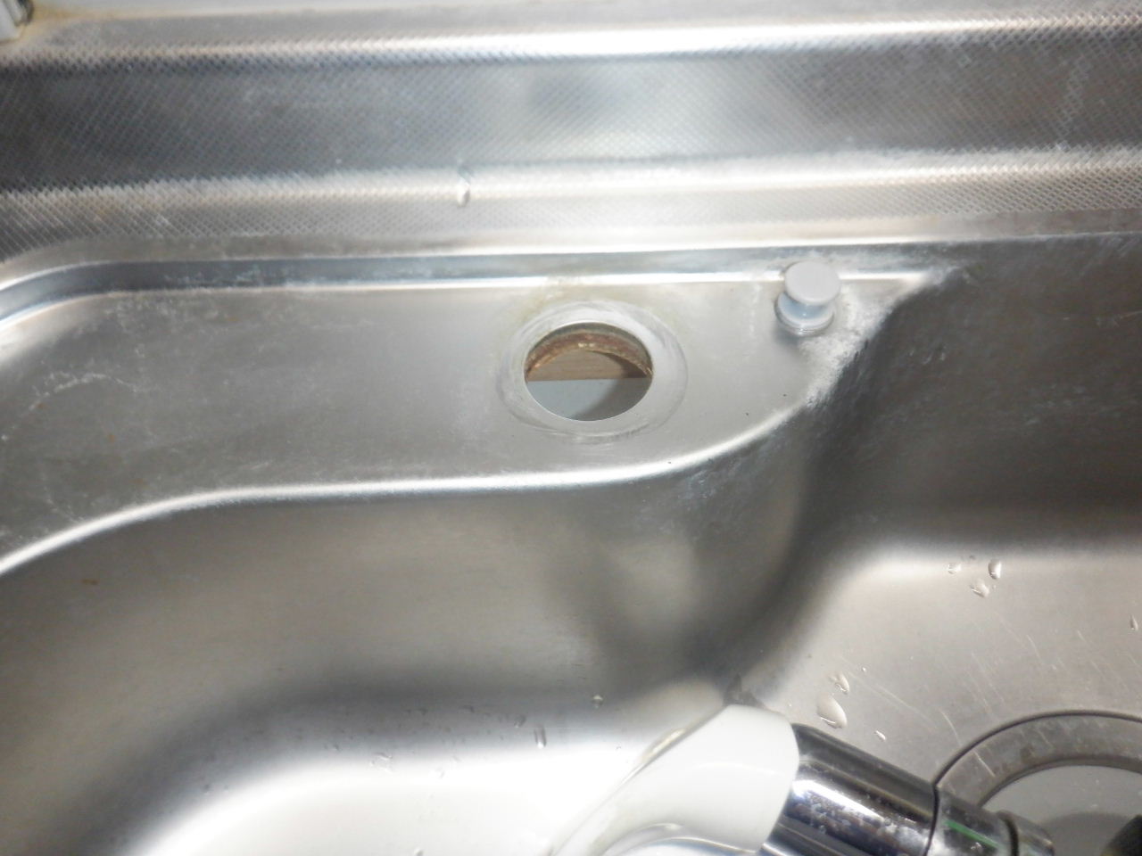 KVK KM556【ｶｰﾄﾘｯｼﾞ交換、本体交換、後継品・代替品】 ｷｯﾁﾝ 台付ｼﾝｸﾞﾙﾚﾊﾞｰ水栓＜水が止まらない＞ | あなたにも出来るかも？水道修理のブログ