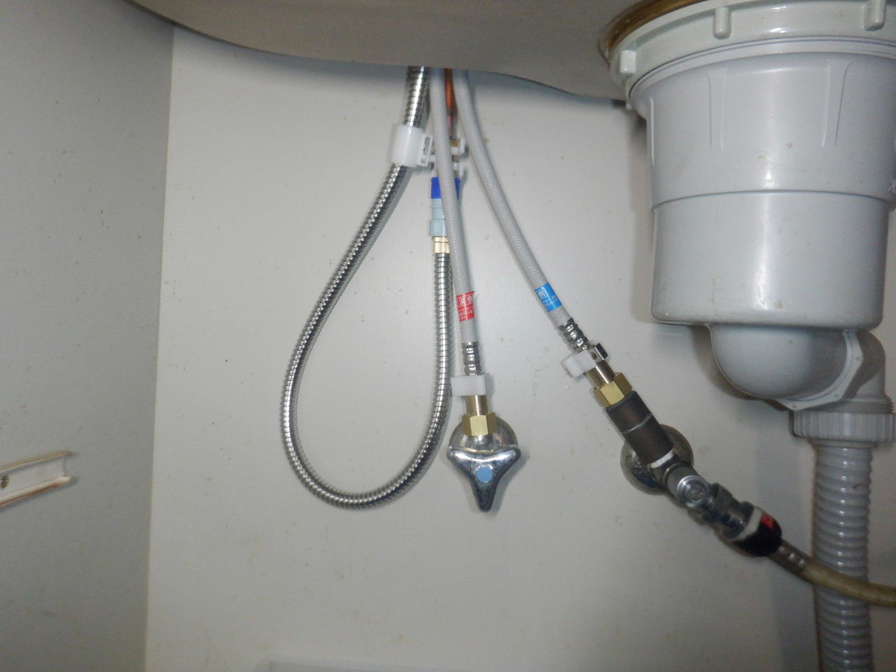 KVK KM556【ｶｰﾄﾘｯｼﾞ交換、本体交換、後継品・代替品】 ｷｯﾁﾝ 台付ｼﾝｸﾞﾙﾚﾊﾞｰ水栓＜水が止まらない＞ | あなたにも出来るかも？水道修理のブログ