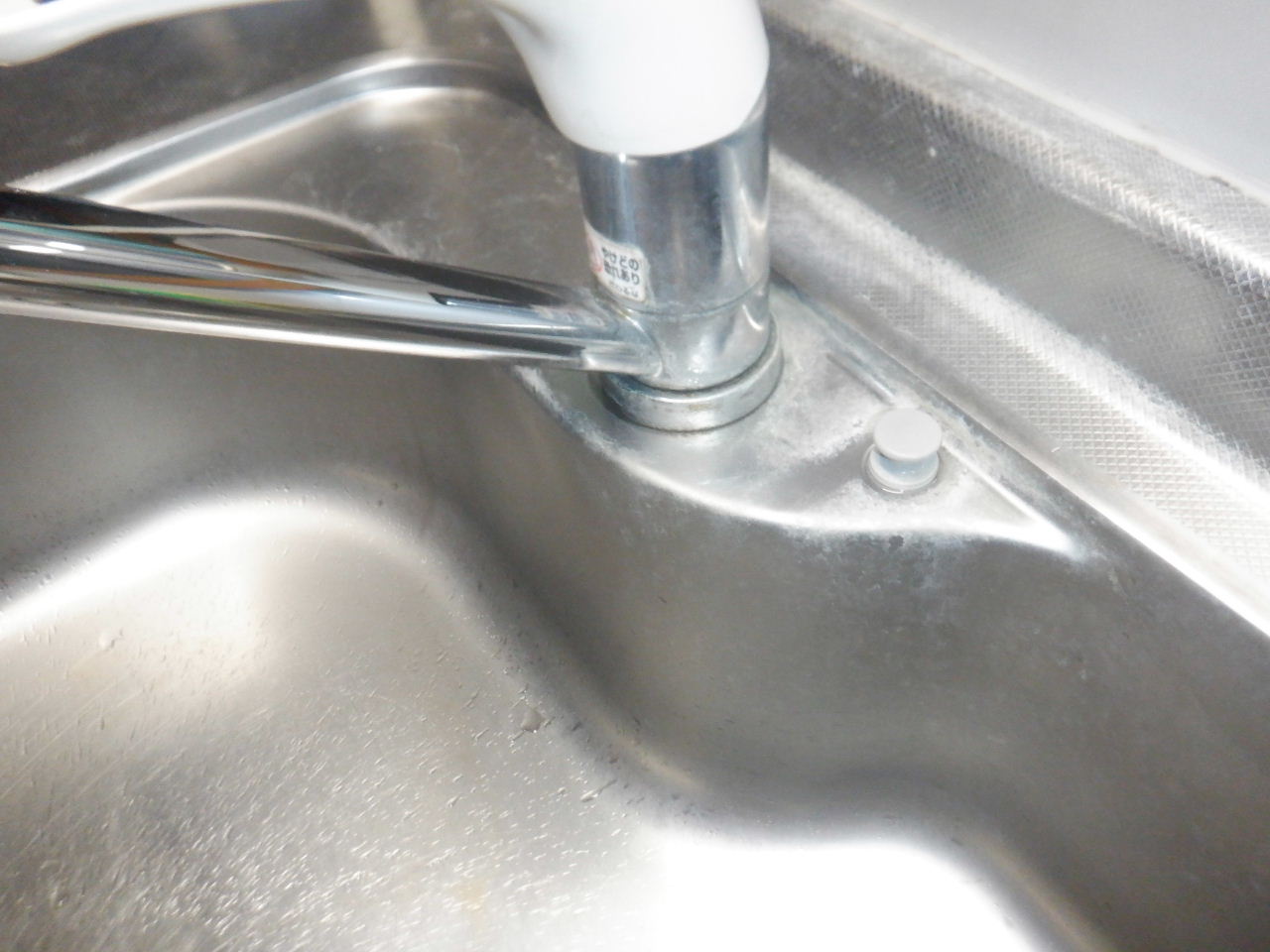 KVK KM556【ｶｰﾄﾘｯｼﾞ交換、本体交換、後継品・代替品】 ｷｯﾁﾝ 台付ｼﾝｸﾞﾙﾚﾊﾞｰ水栓＜水が止まらない＞ | あなたにも出来るかも？水道修理のブログ