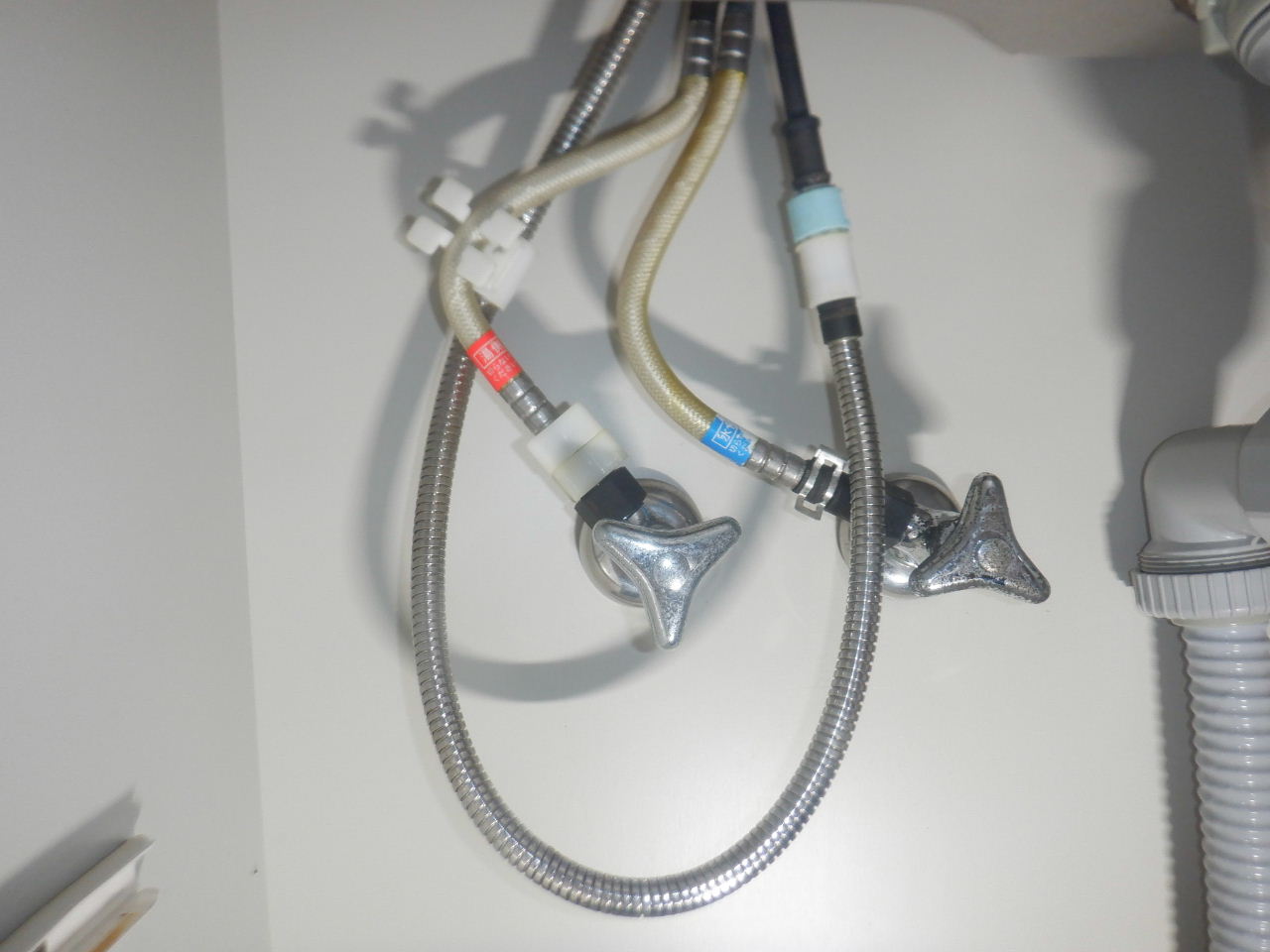 KVK KM590MSGHL【ｶｰﾄﾘｯｼﾞ・ｼｬﾜｰﾎｰｽ交換、水栓本体後継品・代替品へ交換】台付ｼﾝｸﾞﾙﾚﾊﾞｰ式ｼｬﾜｰ水栓