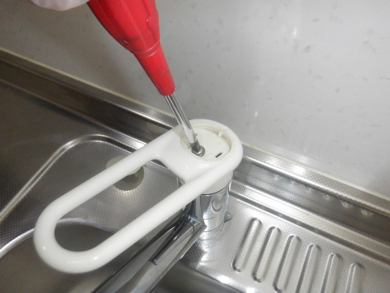 MYM FA237-047【ｶｰﾄﾘｯｼﾞ交換、本体取り外し方・後継品・代替品へ交換】ｷｯﾁﾝ台付ｼﾝｸﾞﾙﾚﾊﾞｰ水栓＜水が止まらない＞修理方法 ※ﾄｽﾃﾑ製ｷｯﾁﾝ | あなたにも出来るか ...