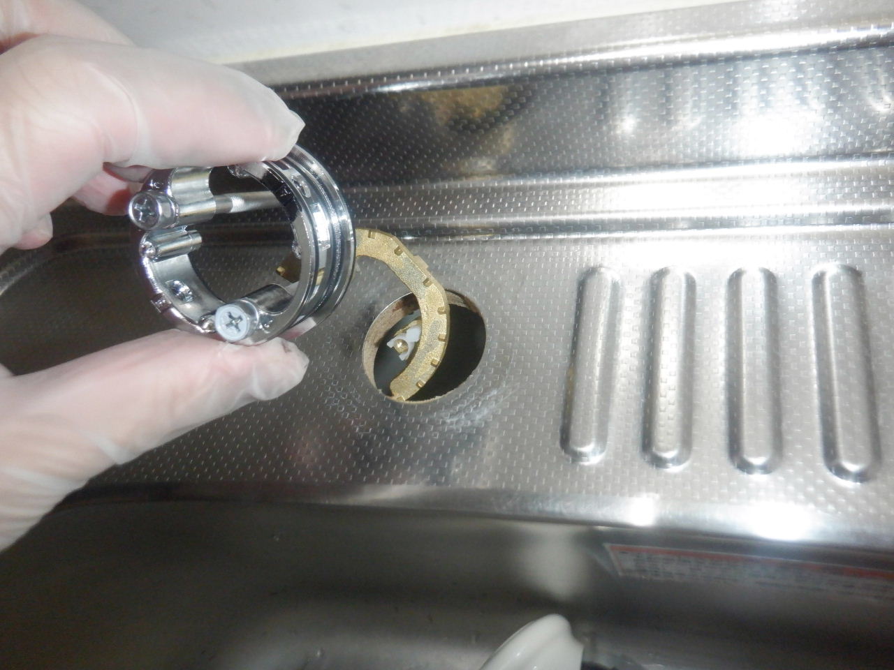 MYM FA237-047【ｶｰﾄﾘｯｼﾞ交換、本体取り外し方・後継品・代替品へ交換】ｷｯﾁﾝ台付ｼﾝｸﾞﾙﾚﾊﾞｰ水栓＜水が止まらない＞修理方法 ※ﾄｽﾃﾑ製ｷｯﾁﾝ | あなたにも出来るか ...