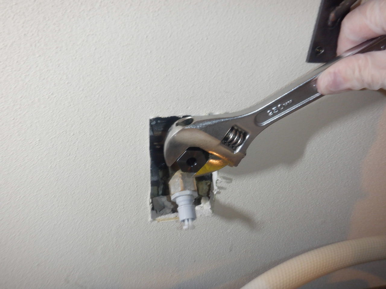 ﾀﾌﾞﾁ(TBC）SP1100S【ｶﾌﾟﾗｰｾｯﾄ交換、ｶｰﾄﾘｯｼﾞ交換】 洗濯水栓(埋込式）ﾌﾗｯﾄｼﾘｰｽﾞ 修理方法 | あなたにも出来るかも？水道修理のブログ