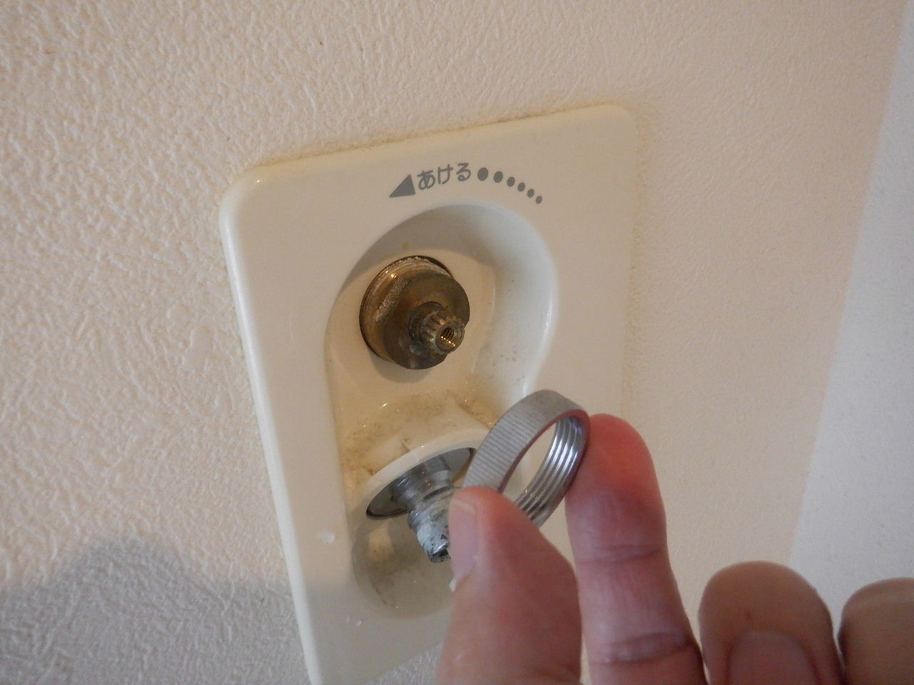 ﾀﾌﾞﾁ(TBC）SP1100S【ｶﾌﾟﾗｰｾｯﾄ交換、ｶｰﾄﾘｯｼﾞ交換】 洗濯水栓(埋込式）ﾌﾗｯﾄｼﾘｰｽﾞ 修理方法 | あなたにも出来るかも？水道修理のブログ