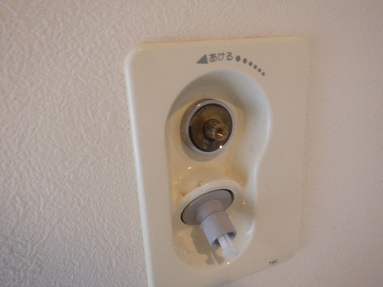 ﾀﾌﾞﾁ(TBC）SP1100S【ｶﾌﾟﾗｰｾｯﾄ交換、ｶｰﾄﾘｯｼﾞ交換】 洗濯水栓(埋込式）ﾌﾗｯﾄｼﾘｰｽﾞ 修理方法 | あなたにも出来るかも？水道修理のブログ