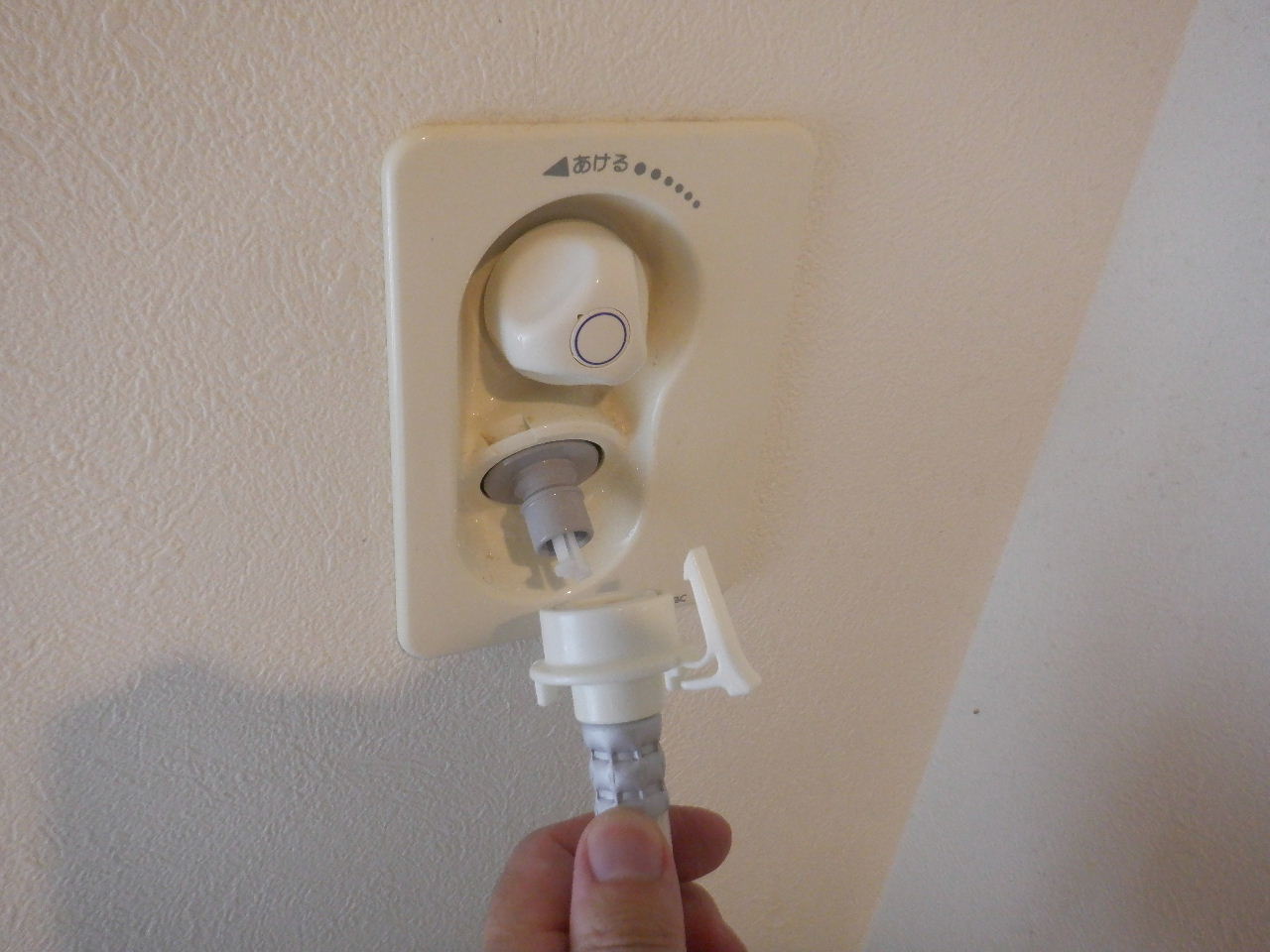 ﾀﾌﾞﾁ(TBC）SP1100S【ｶﾌﾟﾗｰｾｯﾄ交換、ｶｰﾄﾘｯｼﾞ交換】 洗濯水栓(埋込式）ﾌﾗｯﾄｼﾘｰｽﾞ 修理方法 | あなたにも出来るかも？水道修理のブログ