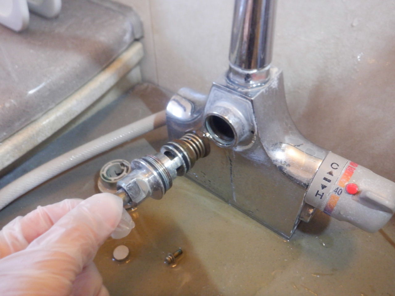 MYM MS6115【切替ｶｰﾄﾘｯｼﾞ･温調ｶｰﾄﾘｯｼﾞ交換、本体後継品】台付ｻｰﾓｽﾀｯﾄ式ｼｬﾜｰ水栓＜水が止まらない。温度調節が出来ない｡>修理方法 | あなたにも出来るかも？水道 ...