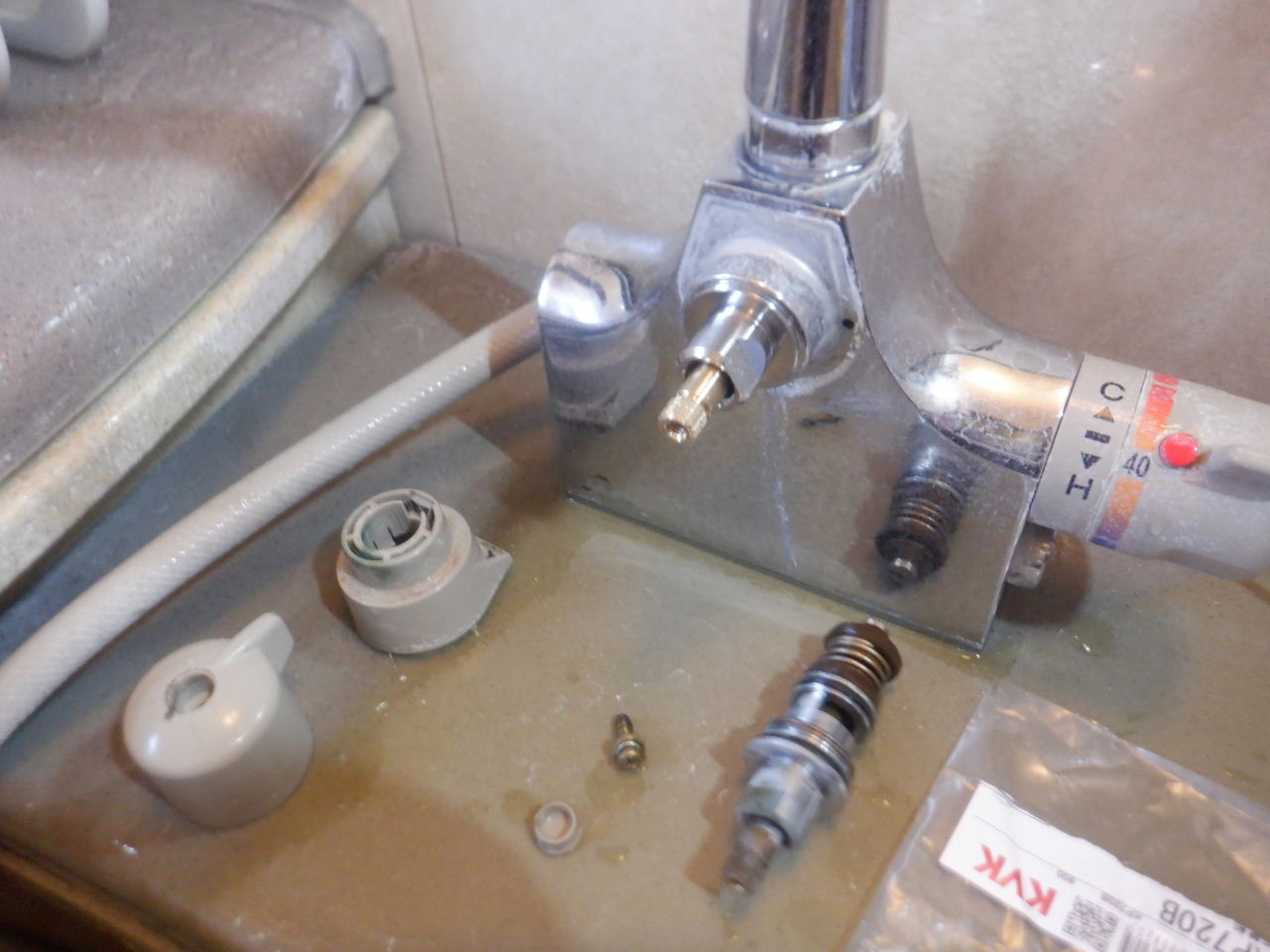 MYM MS6115【切替ｶｰﾄﾘｯｼﾞ･温調ｶｰﾄﾘｯｼﾞ交換、本体後継品】台付ｻｰﾓｽﾀｯﾄ式ｼｬﾜｰ水栓＜水が止まらない。温度調節が出来ない｡>修理方法 | あなたにも出来るかも？水道 ...