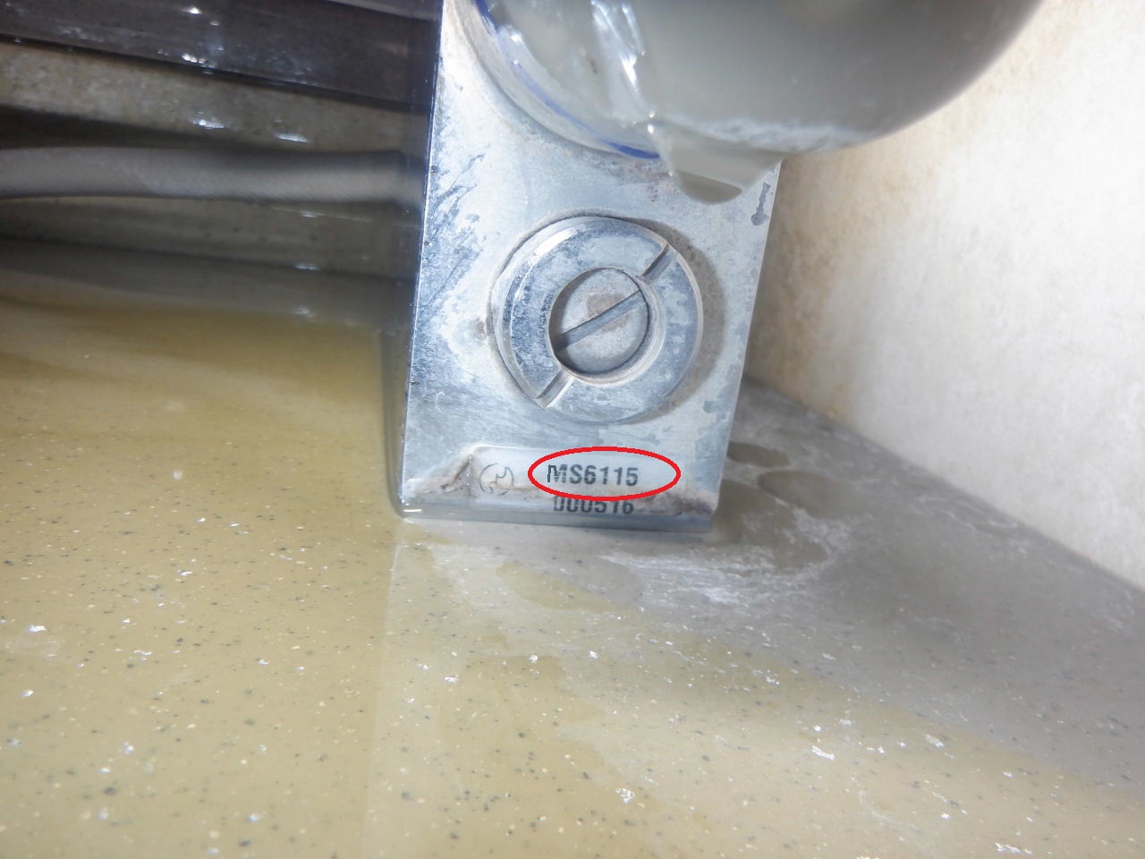 MYM MS6115【切替ｶｰﾄﾘｯｼﾞ･温調ｶｰﾄﾘｯｼﾞ交換、本体後継品】台付ｻｰﾓｽﾀｯﾄ式ｼｬﾜｰ水栓＜水が止まらない。温度調節が出来ない｡>修理方法 | あなたにも出来るかも？水道 ...