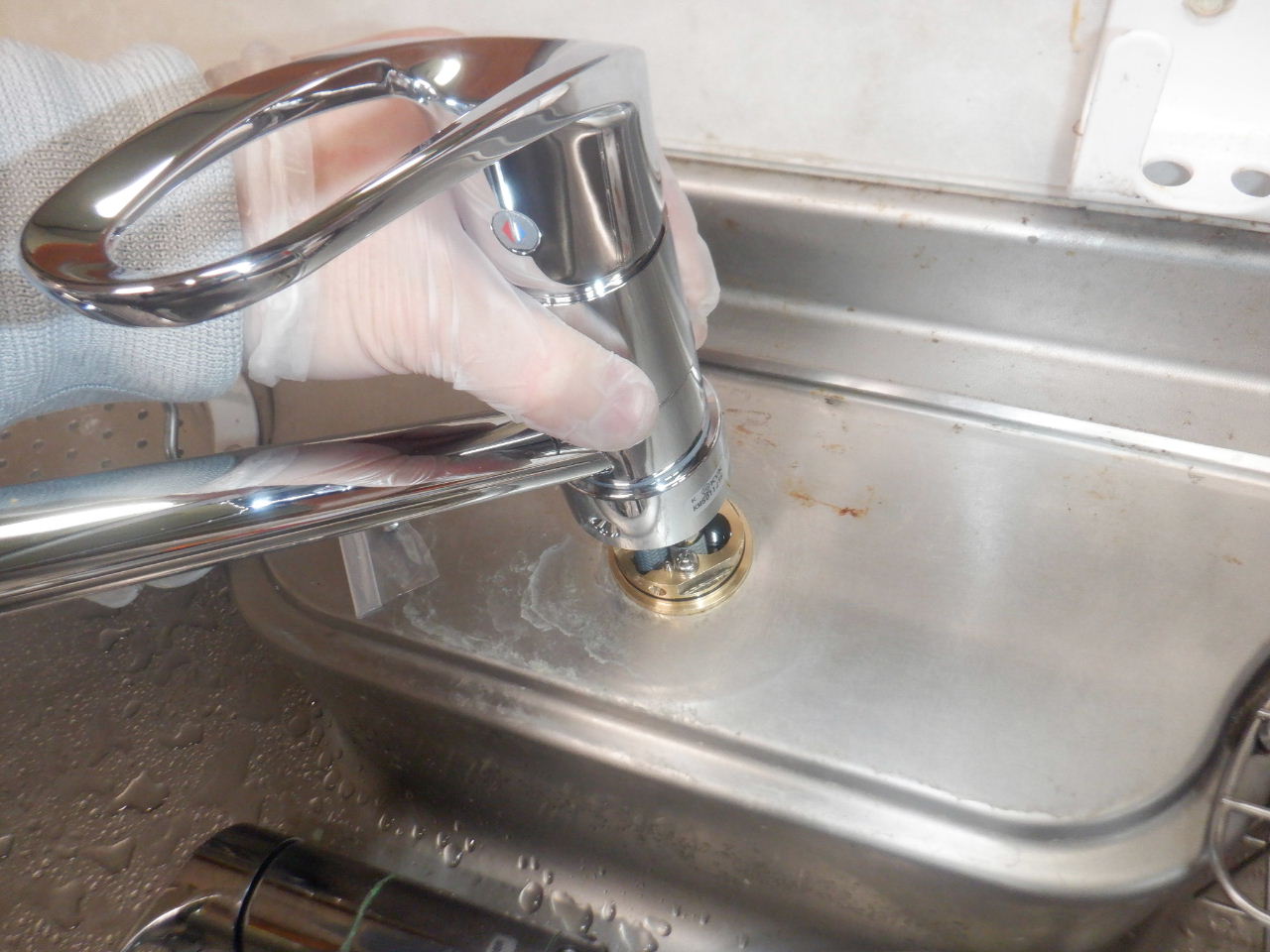 TOTO TKHG31PBR【本体取り外し方、ｶｰﾄﾘｯｼﾞ交換方法】台付ｼﾝｸﾞﾙﾚﾊﾞｰ水栓（ｼｬﾜｰ切替えﾀｲﾌﾟ）＜水が止まらない。本体継ぎ目から水漏れ＞修理方法 | あなたにも出来る ...