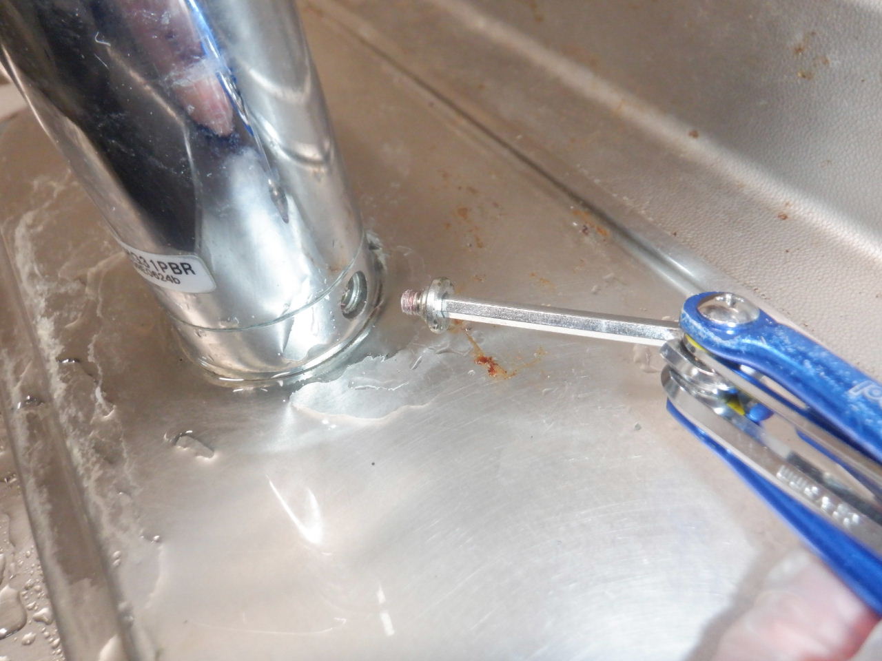 TOTO TKHG31PBR【本体取り外し方、ｶｰﾄﾘｯｼﾞ交換方法】台付ｼﾝｸﾞﾙﾚﾊﾞｰ水栓（ｼｬﾜｰ切替えﾀｲﾌﾟ）＜水が止まらない。本体継ぎ目から水漏れ＞修理方法 | あなたにも出来る ...