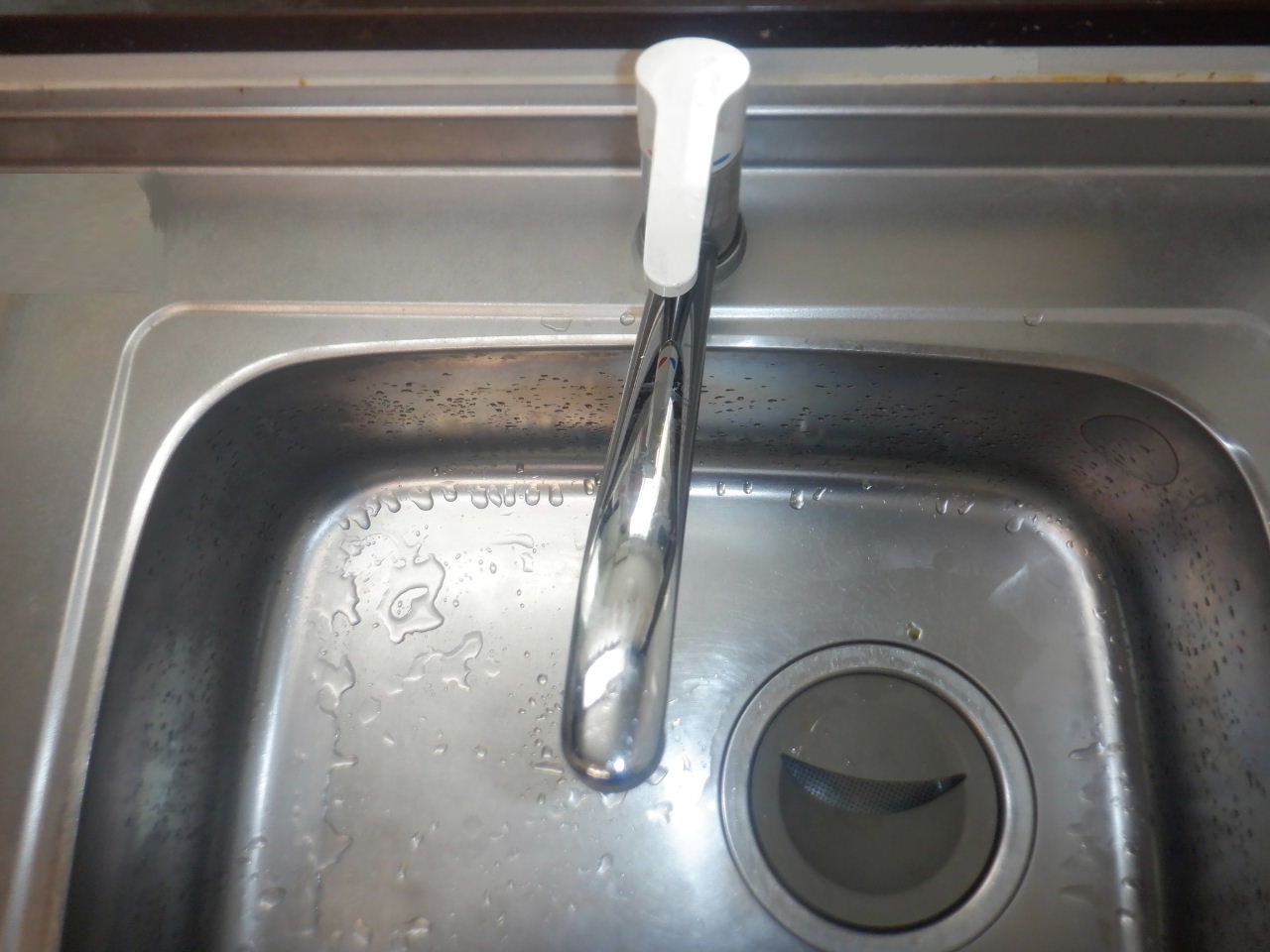 KVK KM5111CL 【ｶｰﾄﾘｯｼﾞ交換方法、本体後継品】台付ｼﾝｸﾞﾙﾚﾊﾞｰ水栓＜水が止まらない＞修理方法 ※ｸﾘﾅｯﾌﾟ製ｷｯﾁﾝ | あなたにも出来るかも？水道修理のブログ