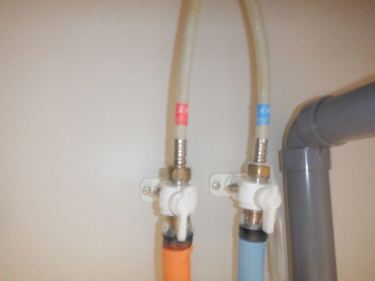 KVK KM5111CL 【ｶｰﾄﾘｯｼﾞ交換方法、本体後継品】台付ｼﾝｸﾞﾙﾚﾊﾞｰ水栓＜水が止まらない＞修理方法 ※ｸﾘﾅｯﾌﾟ製ｷｯﾁﾝ | あなたにも出来るかも？水道修理のブログ